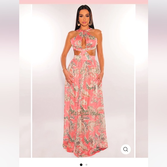 Hot Miami Styles | Dresses | Nwt Hot Miami Style Blush Floral Dress ...